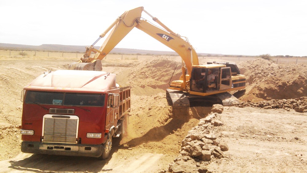 Construcciones la Noria - SERVICIOS - Extracción, carga y acarreo de ...