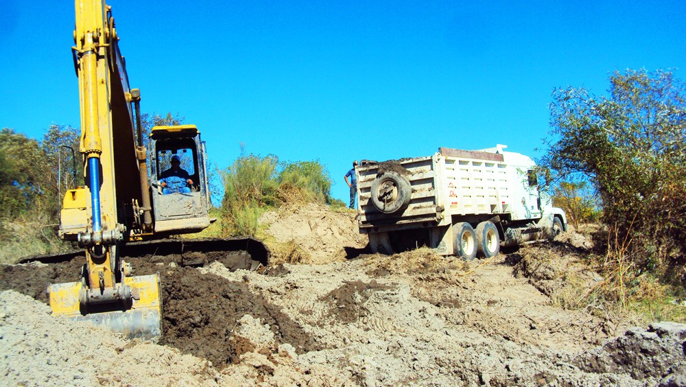 Construcciones la Noria - SERVICIOS - Extracción, carga y acarreo de ...