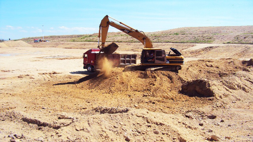 Construcciones la Noria - SERVICIOS - Extracción, carga y acarreo de ...